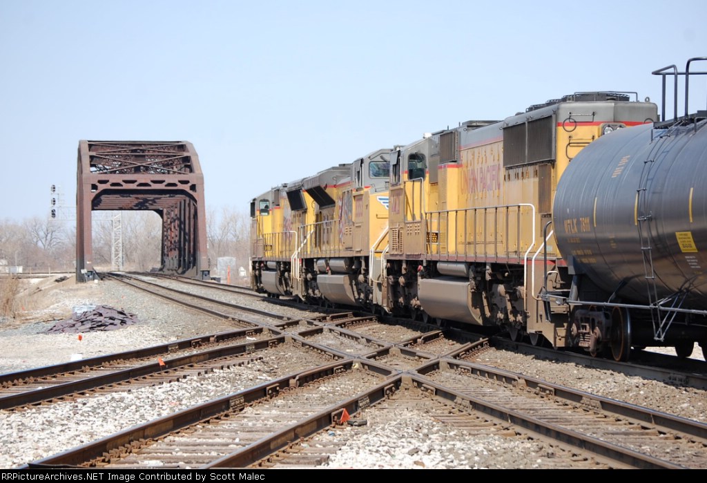 UP 5134, 8353 & 4421